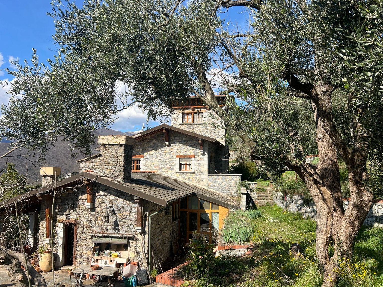 Ref. 685 Live where others vacation - Country house with charm, nature ...